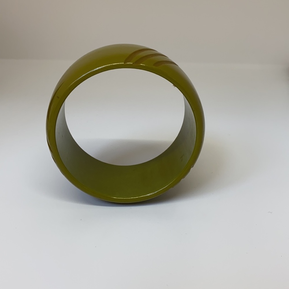 Vintage Green Bakelite Carved Bracelet - Gem